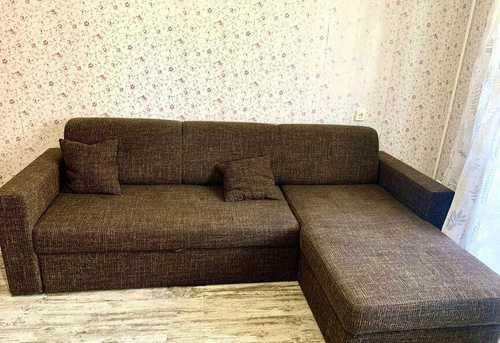 Угловой диван коричневый