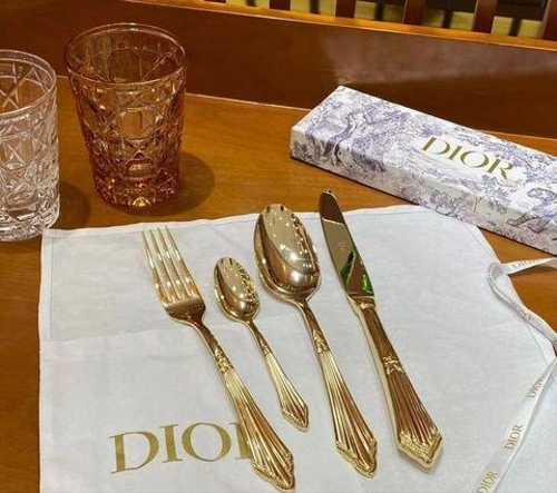 Набор столовых приборов Dior с позолотой