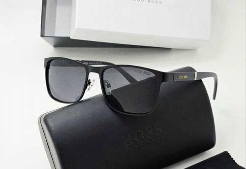 Солнцезащитные очки Hugo Boss