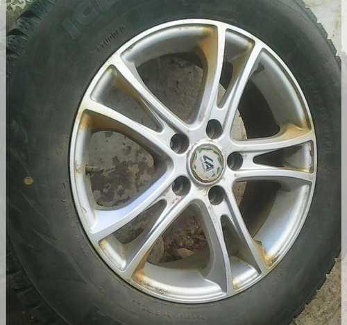 Pirelli Formula Ice 215/65 R16 98T