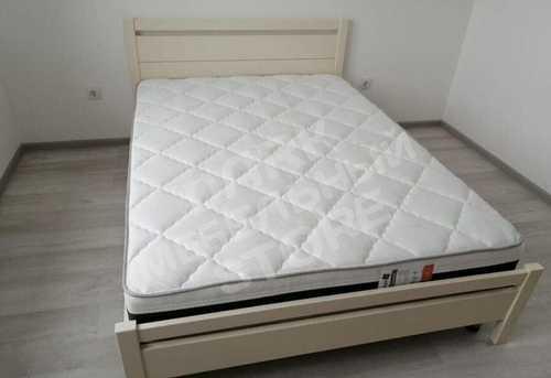 Кровать массив