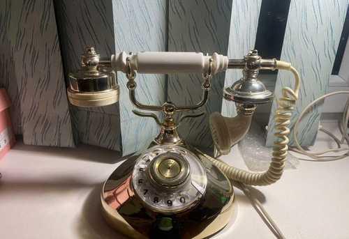 Дисковый телефон с часами под старину