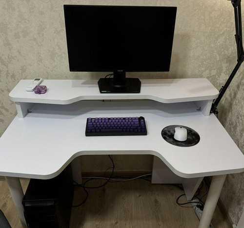Игровой компьютерный стол