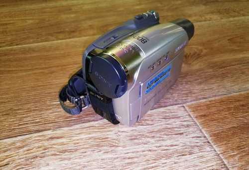 Видеокамера Sony Handycam DCR-HC46