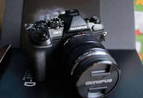 Фотокамера Olympus om d em1 mark ii объектив 12-45