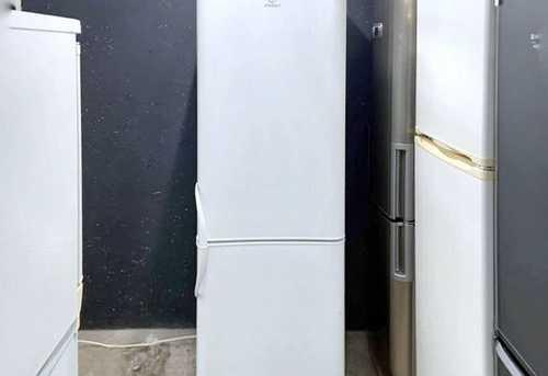 Холодильник Indesit бу белый двухкамерный