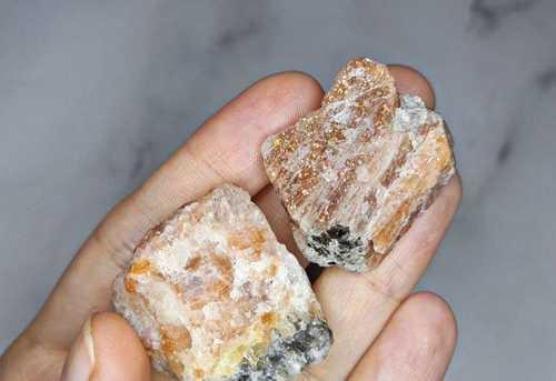 Лот: солнечный камень (гелиолит) необработанный
