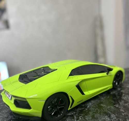 Модель автомобиля Lamborghini Aventador LP700-4