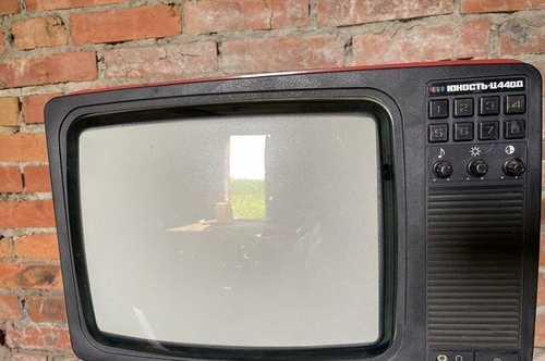 Продам советский телевизор юность-ц4400д