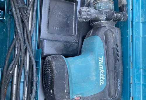 Отбойный молоток Makita HM1213C