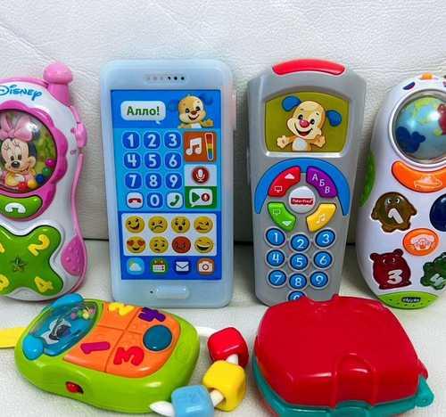 Телефончики Fisher price Chicco