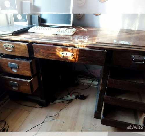 Старинный письменный стол под реставрацию