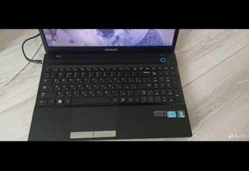 Ноутбук 15.6" Samsung NP300V5A, 256 ГБ, Core i3-2330M, RAM 4 ГБ, GeForce GT 520MX 1 ГБ