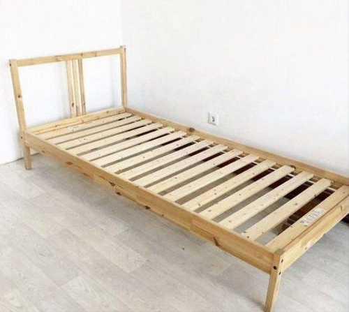 Деревянная кровать Икея Фьельсе
