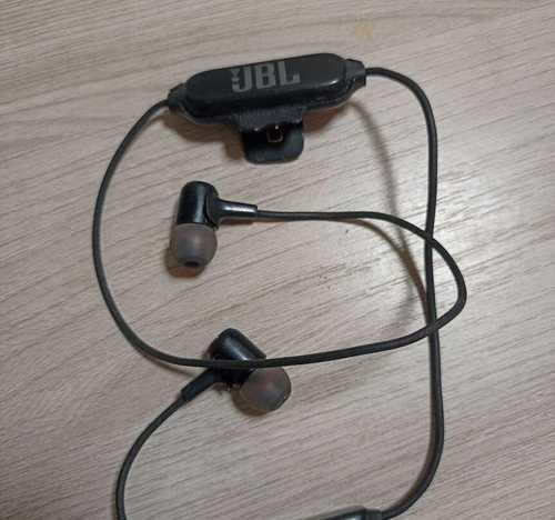 Bluetooth гарнитура JBL e25bt