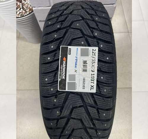 Hankook Winter i'Pike X W429A 225/55 R19 103T