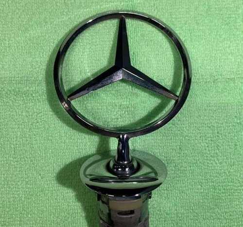 Эмблема капота передняя Mercedes-Benz