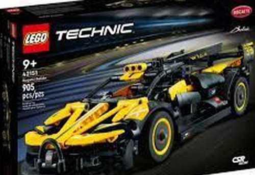 Конструктор Lego Technic 42151 Бугатти Болид