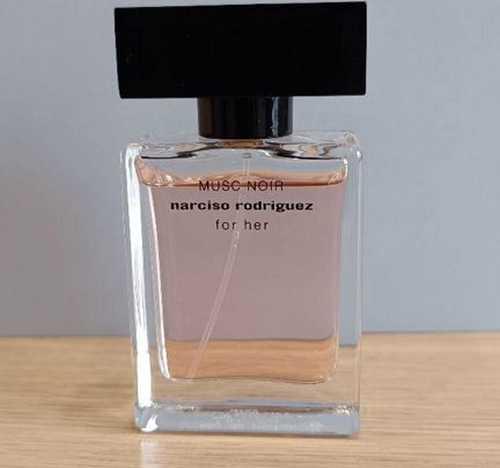 Narciso rodriguez for her musc noir