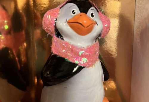 Елочная игрушка Пингвин в наушниках Ариель