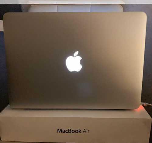 Apple macbook air 13 (2012 / i5 / 4Gb / 128Gb)