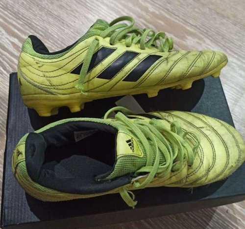 Футбольные бутсы adidas copa