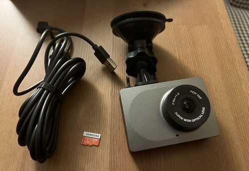 Видеорегистратор YI Dashcam с картой памяти 32gb
