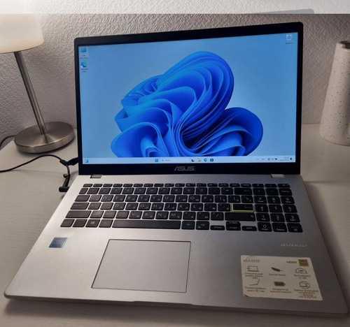 15.6Full HD Asus 4ядра/8gb/256ssd