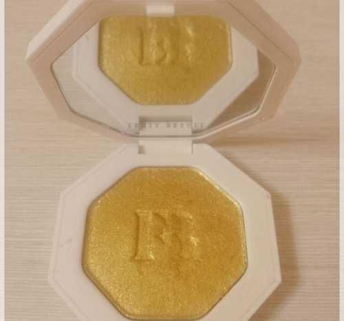 Хайлайтер Fenty beauty