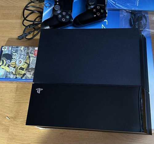 Приставка Playstation 4 Fat 500 Gb с 2 джоями