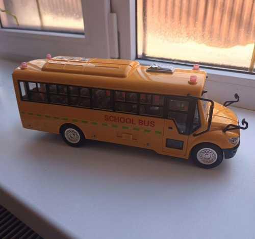 Игрушка автобус