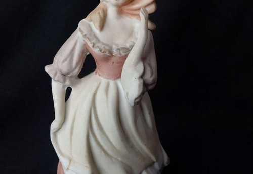 Фарфоровая статуэтка девушка. Япония