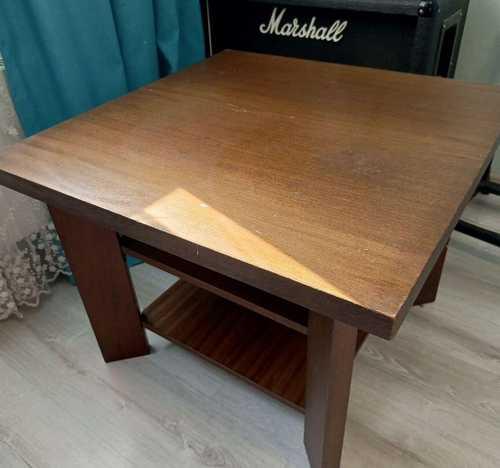 Журнальный деревянный столик