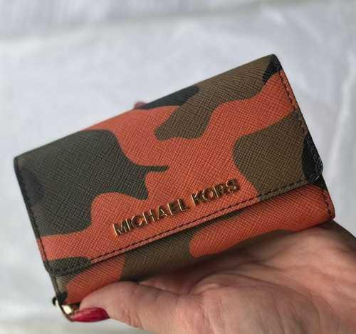 Чехол на iPhone 5s michael kors