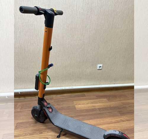 Электросамокат ninebot kickscooter es2