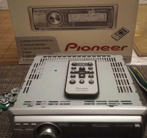 Магнитола в авто бу Pioneer