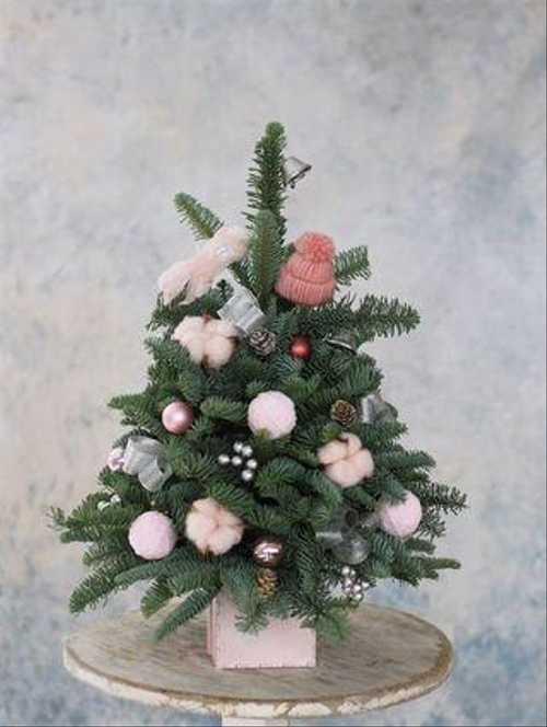 Новогодняя елка в стиле "Сканди",цветы