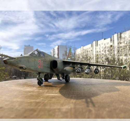 Стендовая модель Су-25 1/48