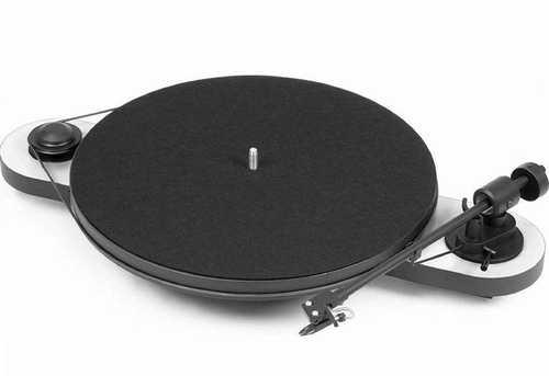 Pro-Ject elemental white/black OM5e