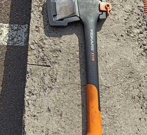 Продам топор Fiskars X11 (оригинал)