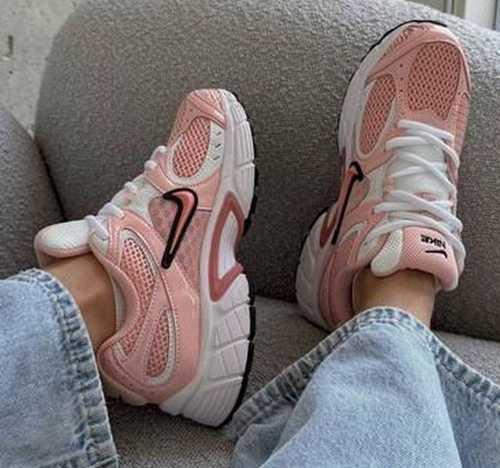 Nike V5 RNR Coral