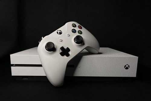 Xbox One S 500Gb + 350 Игр