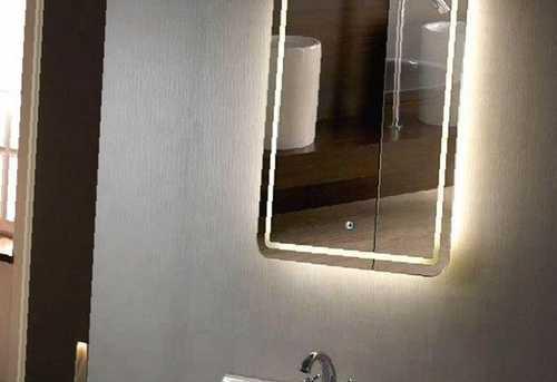 Настенное зеркало с подсветкой
