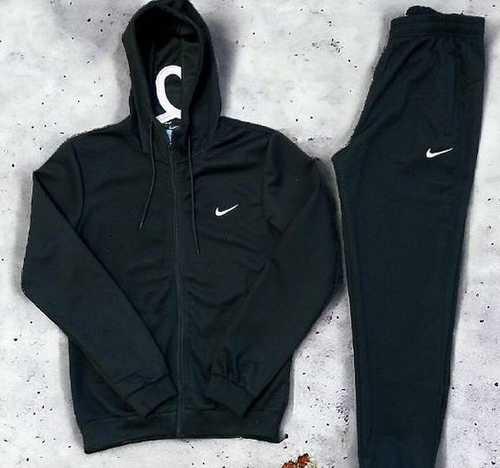 Спортивные костюмы Nike