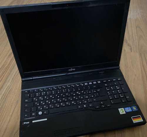 Fujitsu ah532 lifebook ноутбук