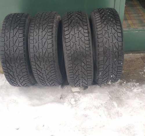 Tigar SUV Ice 215/65 R16
