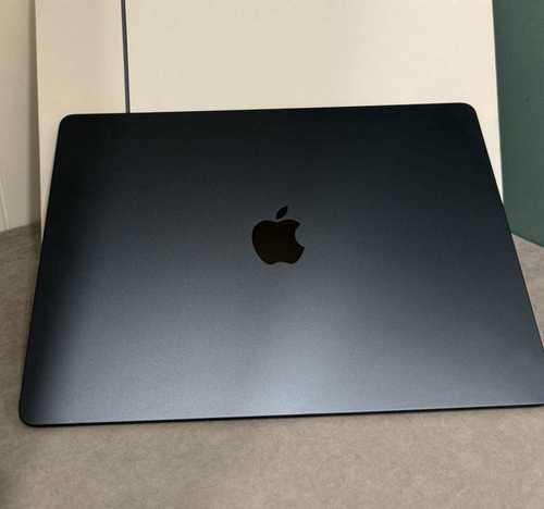 Apple macbook air 15 m3 8/256 gb