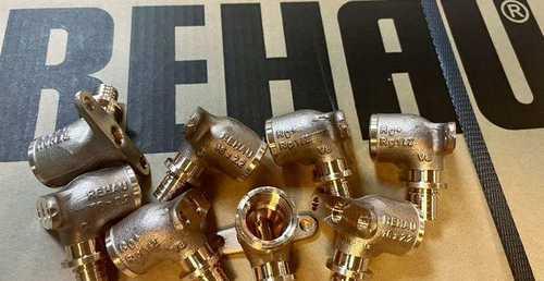 Водорозетка Rehau RX plus 16 х 1/2 оригинал