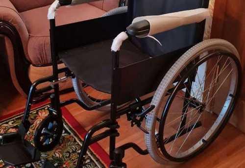 Инвалидное Кресло каляска base 100 пневмо
