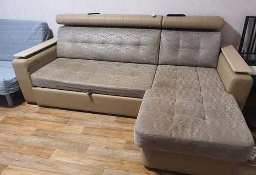 Кожаный угловой диван бу